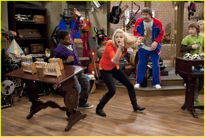 There's a Scavenger Hunt on 'A.N.T. Farm'! | Photo 506970 - Photo ...