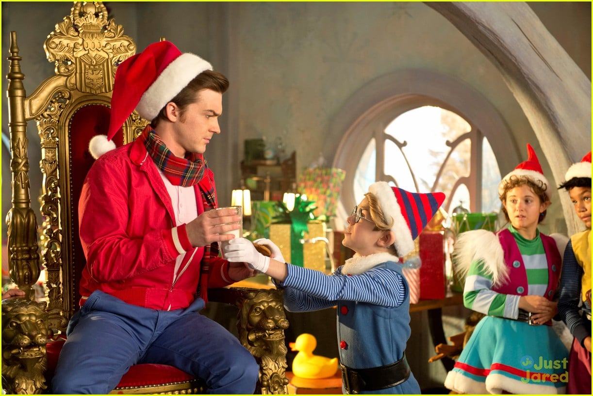 Drake Bell & Daniella Monet Have 'A Fairly Odd Christmas' | Photo ...
