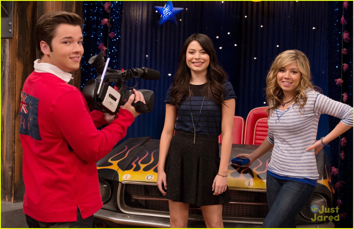 Miranda Cosgrove & Jennette McCurdy: 'iCarly' Series Finale Tonight ...