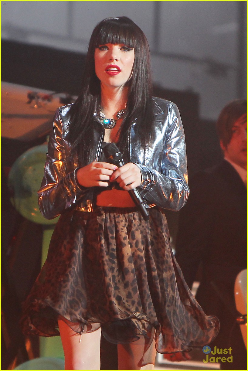 Carly Rae Jepsen: New Year's Rockin' Eve Performer! | Photo 513308 ...