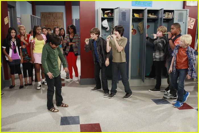 Karan Brar Makes 'Girl' Friends on 'Jessie' | Photo 506980 - Photo ...