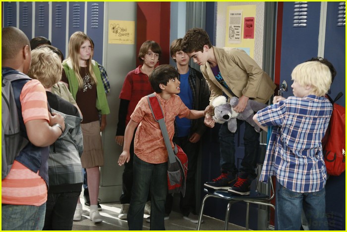 Karan Brar Makes 'Girl' Friends on 'Jessie' | Photo 506981 - Photo ...