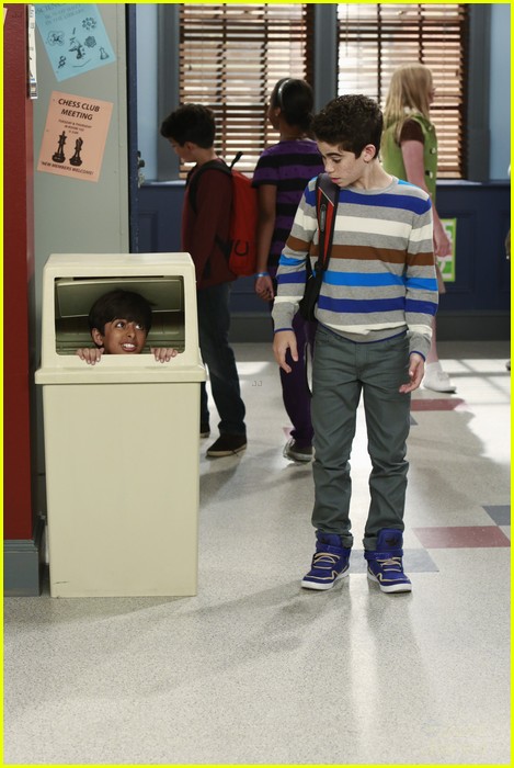 Karan Brar Makes 'Girl' Friends on 'Jessie' | Photo 506984 - Photo ...
