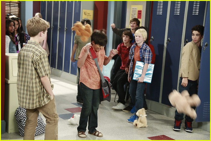 Karan Brar Makes 'Girl' Friends on 'Jessie' | Photo 506988 - Photo ...