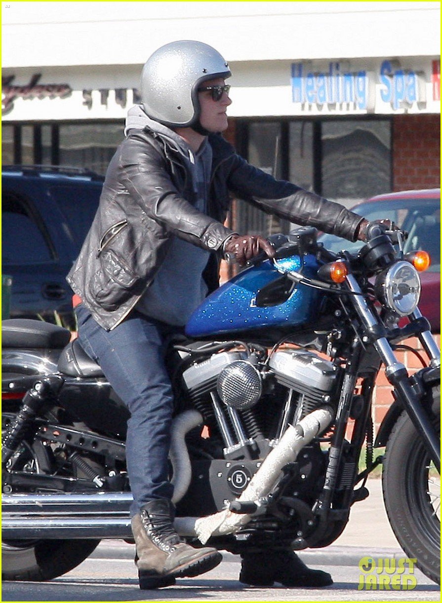 Josh Hutcherson: Motorcycle Man! | Photo 511416 - Photo Gallery | Just ...