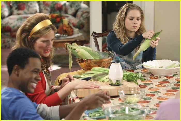 Maestro Harrell: Thanksgiving With The Shays on 'Suburgatory' | Photo ...