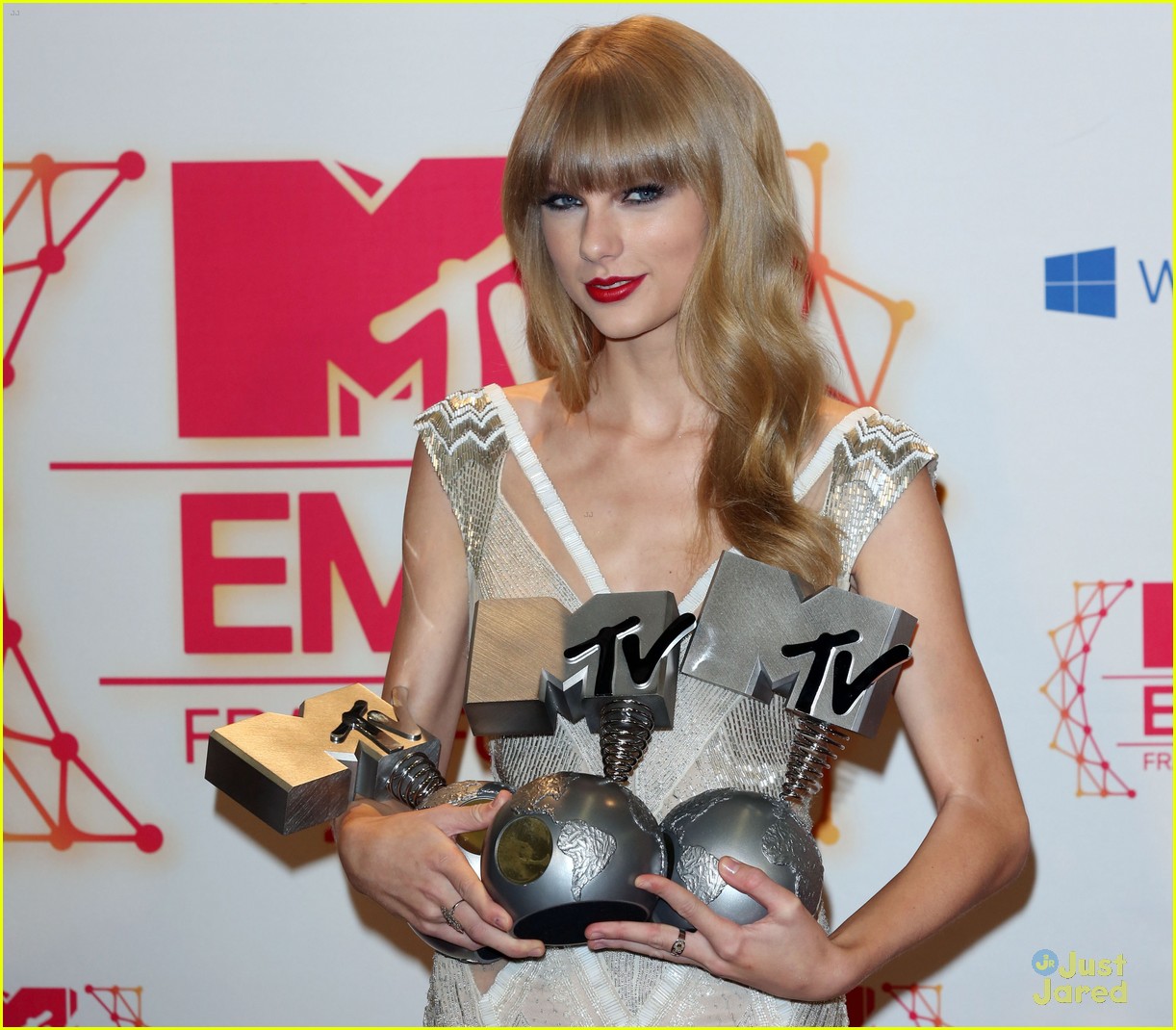 Taylor Swift: MTV EMAs 2012 Winner! | Photo 509000 - Photo Gallery ...