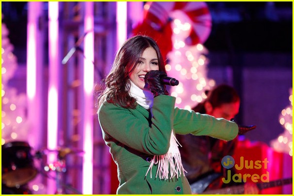 Victoria Justice: Rockefeller Center Christmas Tree Lighting Ceremony ...