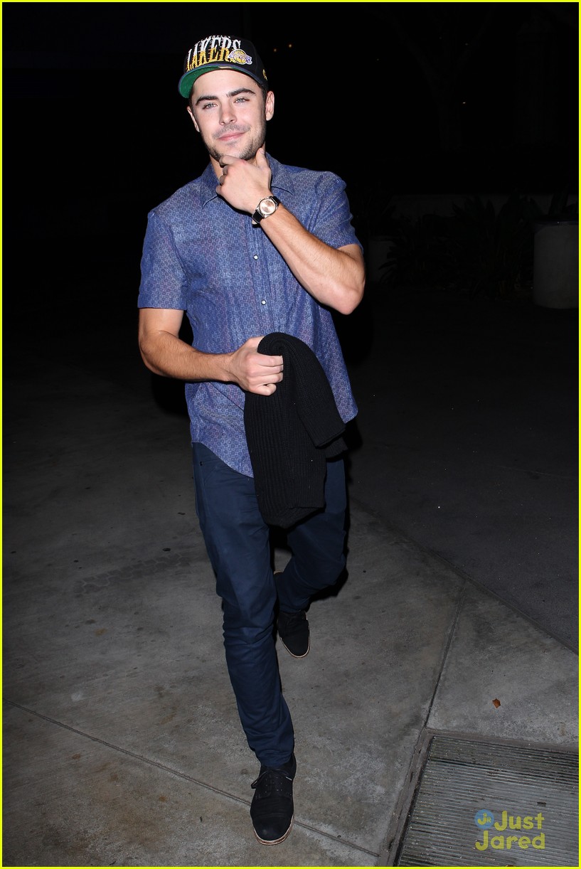 Zac Efron: Lakers Game Night | Photo 510015 - Photo Gallery | Just ...