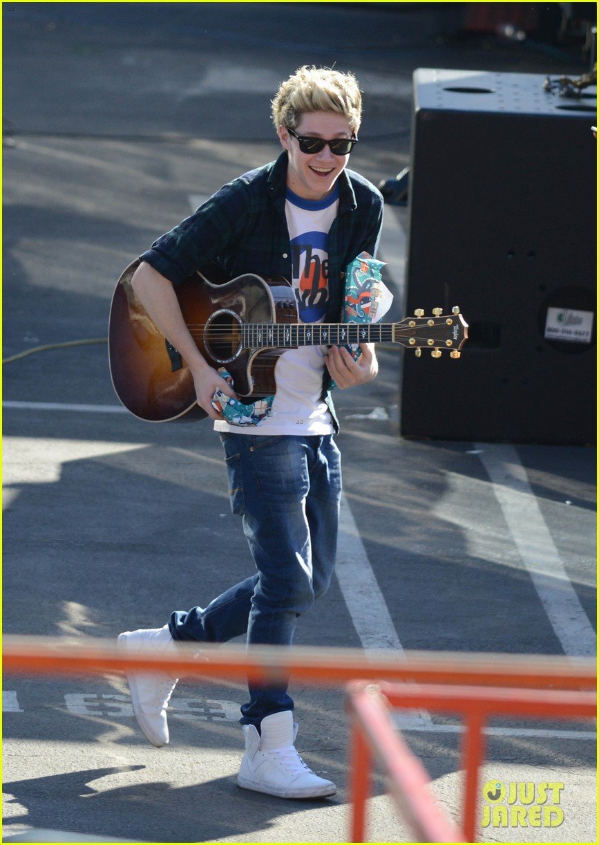 One Direction: Hanging Out Backstage at 'X Factor' | Photo 519411 ...