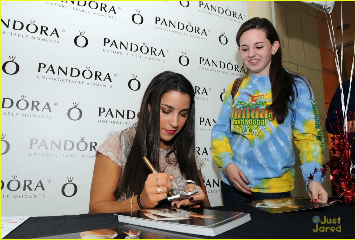 Aly Raisman: Pandora Store Signings | Photo 513933 - Photo Gallery ...