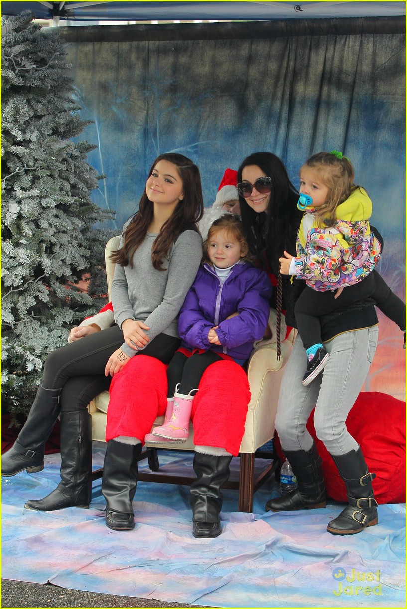 Ariel Winter: Santa Visit in Studio City | Photo 517967 - Photo Gallery ...