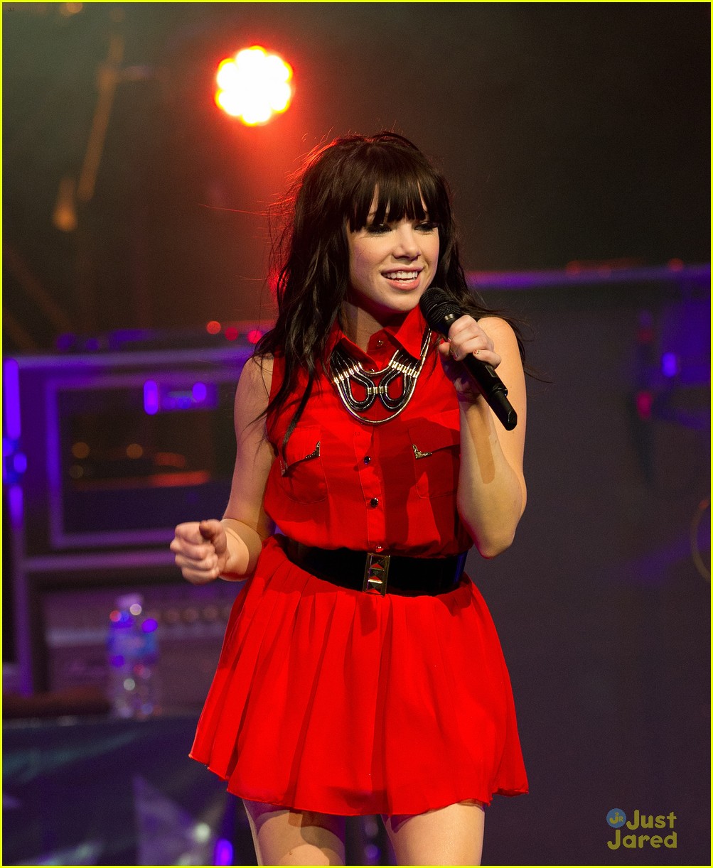 Full Sized Photo of carly rae jepsen hometown concert 02 | Carly Rae ... Full Sized Photo of carly rae jepsen hometown concert 02 | Carly Rae ...