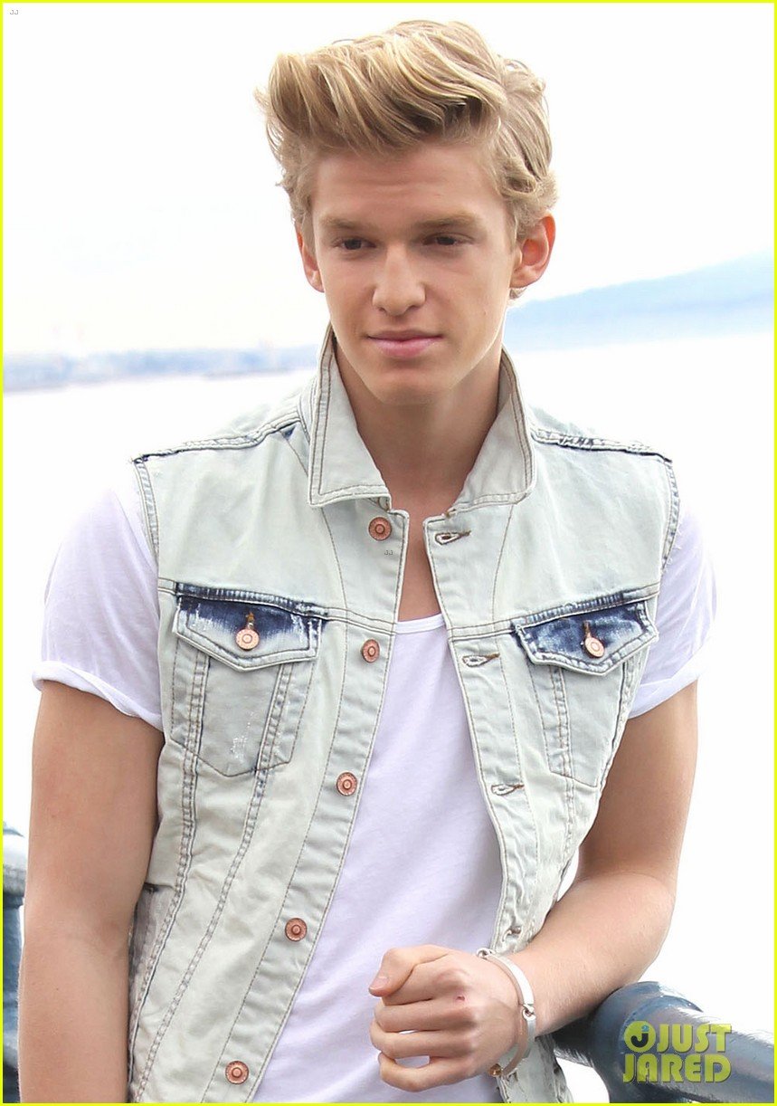 Cody Simpson: Waterfront Photo Shoot! | Photo 518930 - Photo Gallery ...