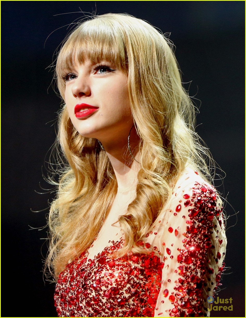 Taylor Swift: Jingle Ball 2012! | Photo 514043 - Photo Gallery | Just ...