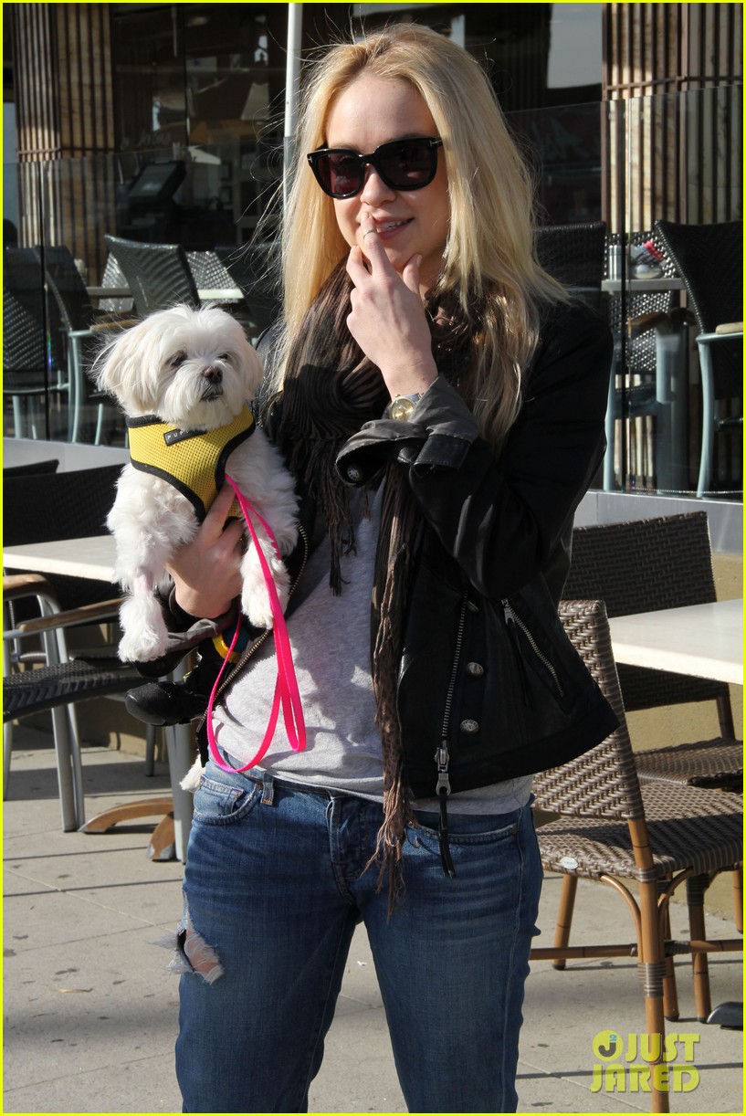 Becca Tobin: Sophie's In A Cast! | Photo 519792 - Photo Gallery | Just ...