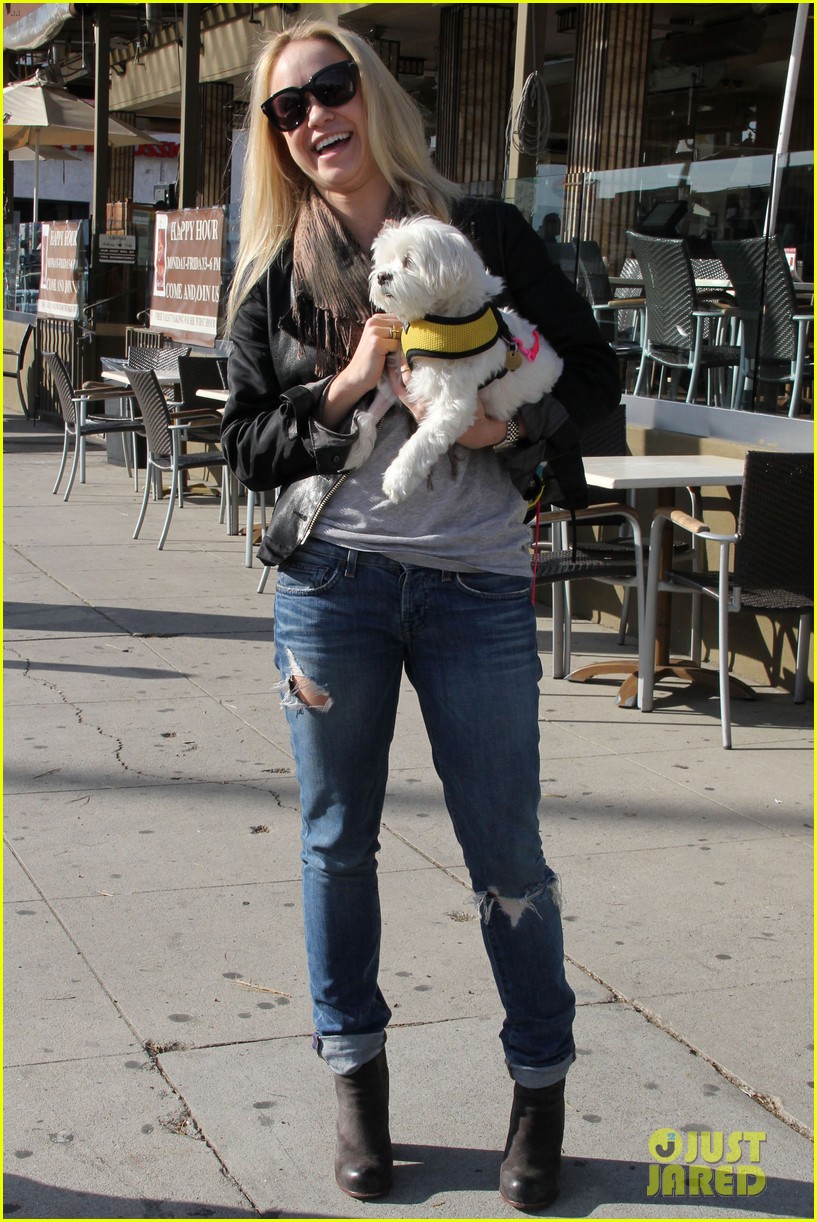 Becca Tobin: Sophie's In A Cast! | Photo 519804 - Photo Gallery | Just ...