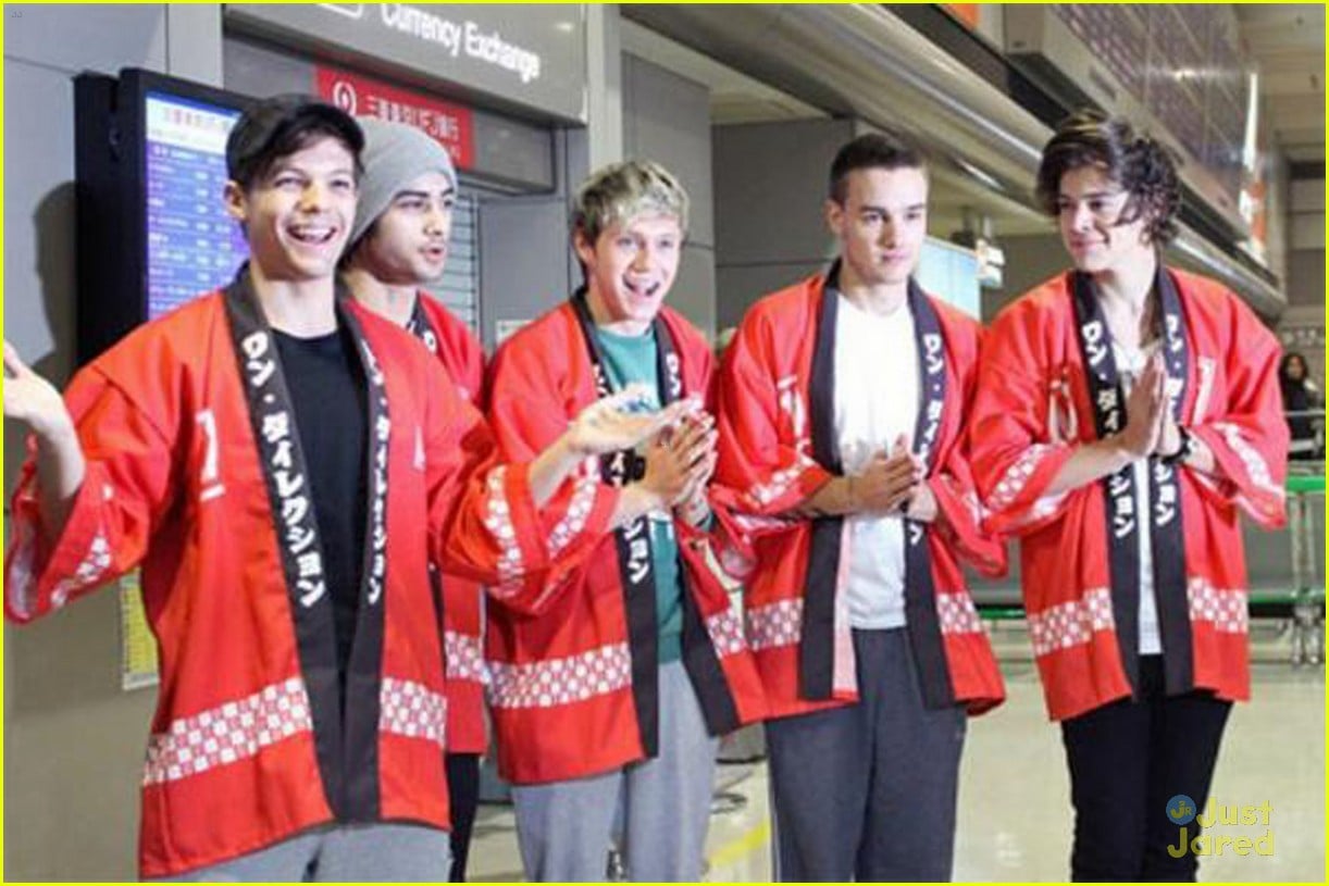 One Direction: Kimonos at Tokyo Airport Arrival | Photo 524690 - Photo ...