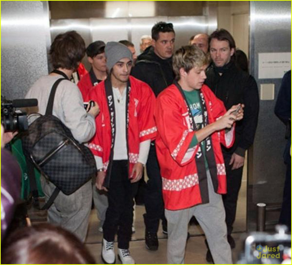 One Direction: Kimonos at Tokyo Airport Arrival | Photo 524693 - Photo ...
