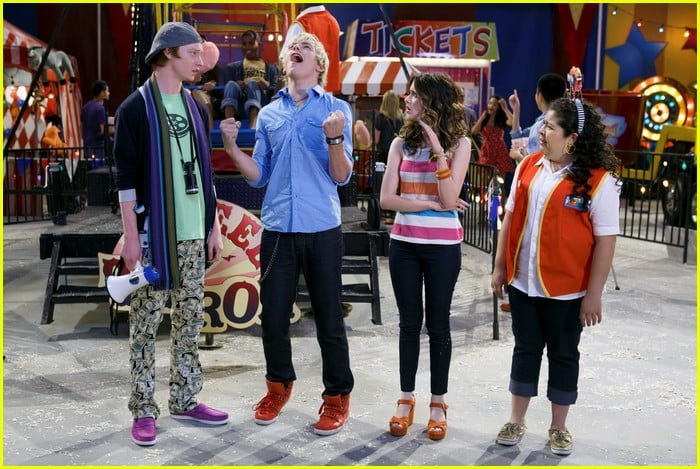 Austin & Ally: 'Ferris Wheels & Funky Breath' Stills! | Photo 523103 ...