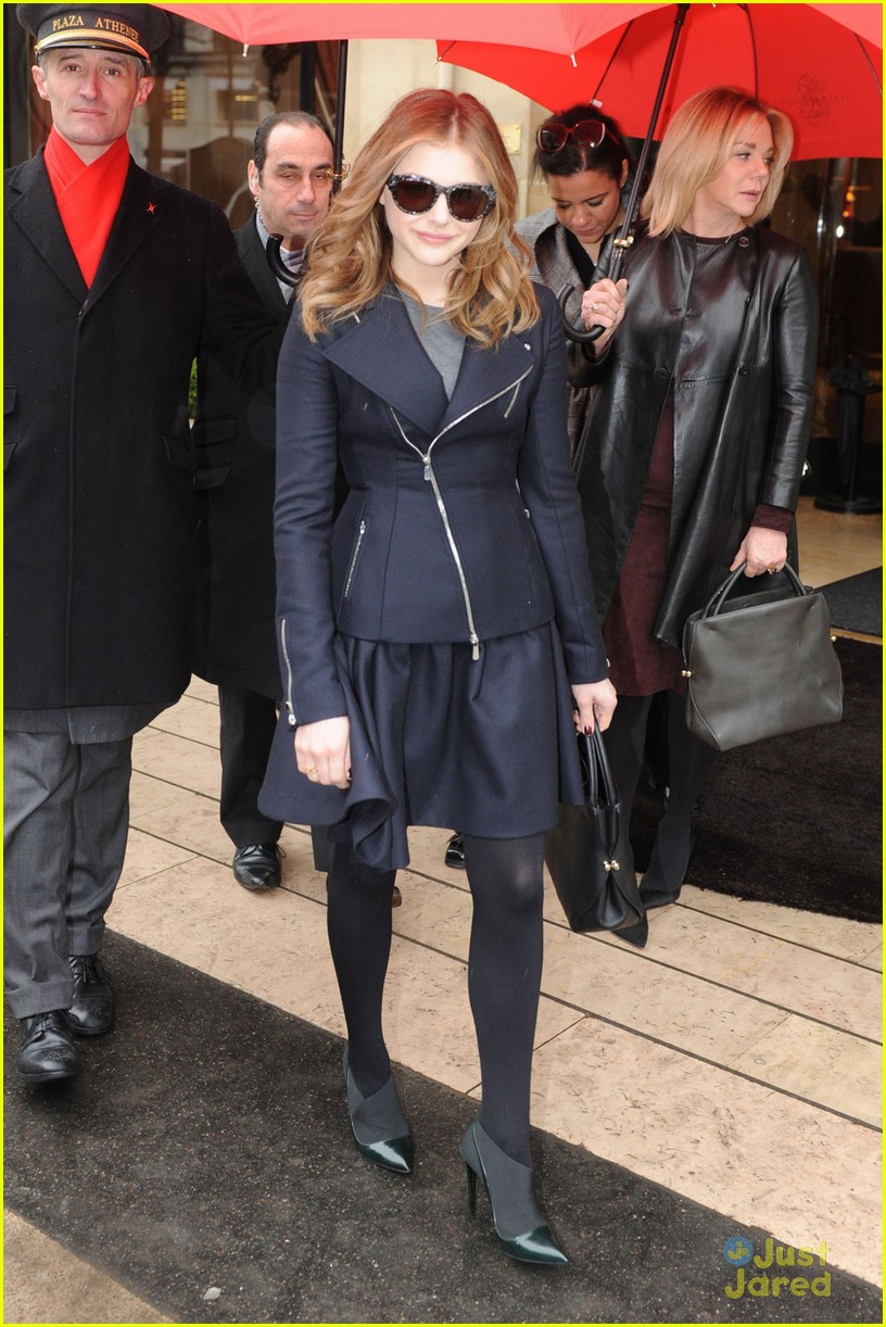 Full Sized Photo of chloe moretz dior pfw 07 | Chloe Moretz: Christian ...