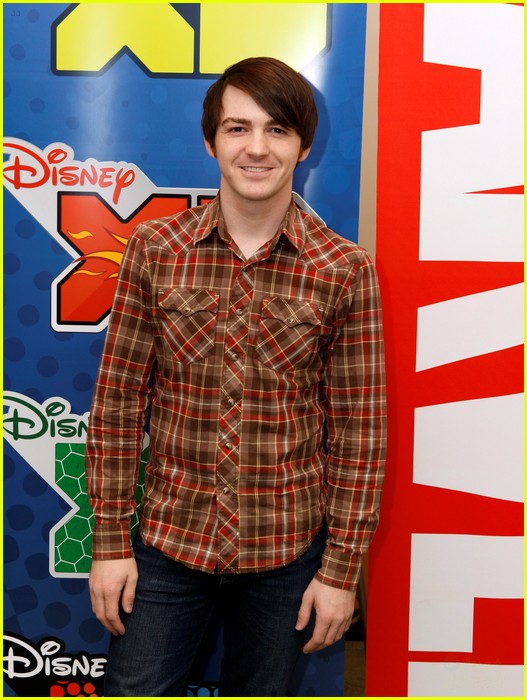 Drake Bell & Olivia Holt: Read With Marvel Event | Photo 524335 - Photo ...