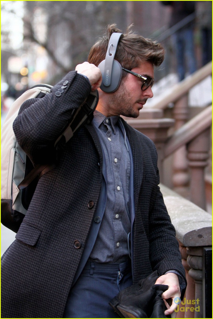 Zac Efron: GQ's #2 Most Stylish Guy | Photo 521136 - Photo Gallery ...