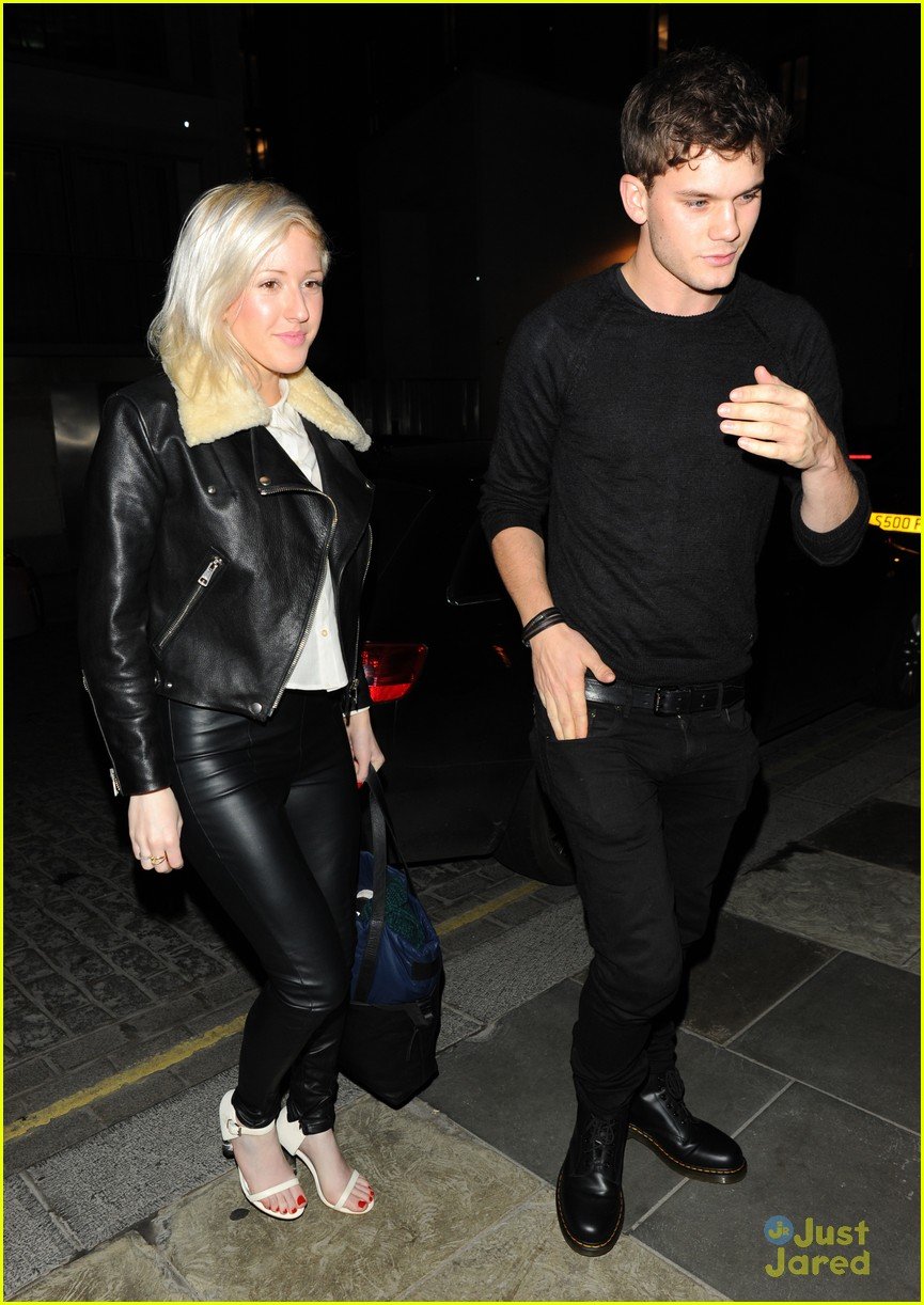 Jeremy Irvine Girlfriend