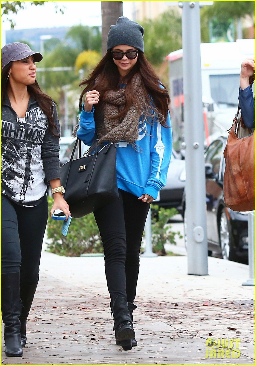 Selena Gomez: Beverly Hills Beauty | Photo 526235 - Photo Gallery ...