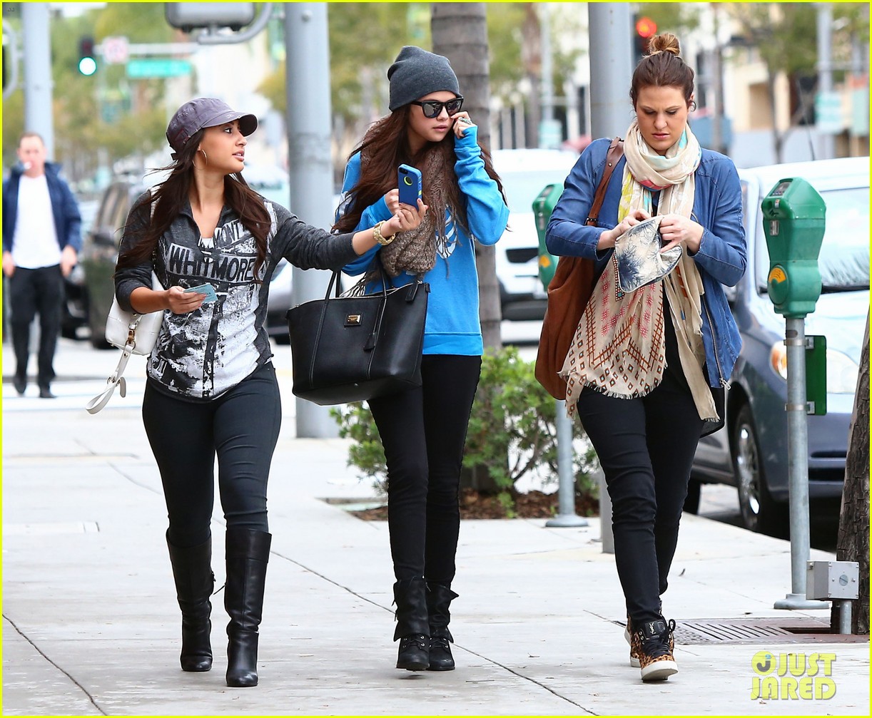 Selena Gomez: Beverly Hills Beauty | Photo 526243 - Photo Gallery ...