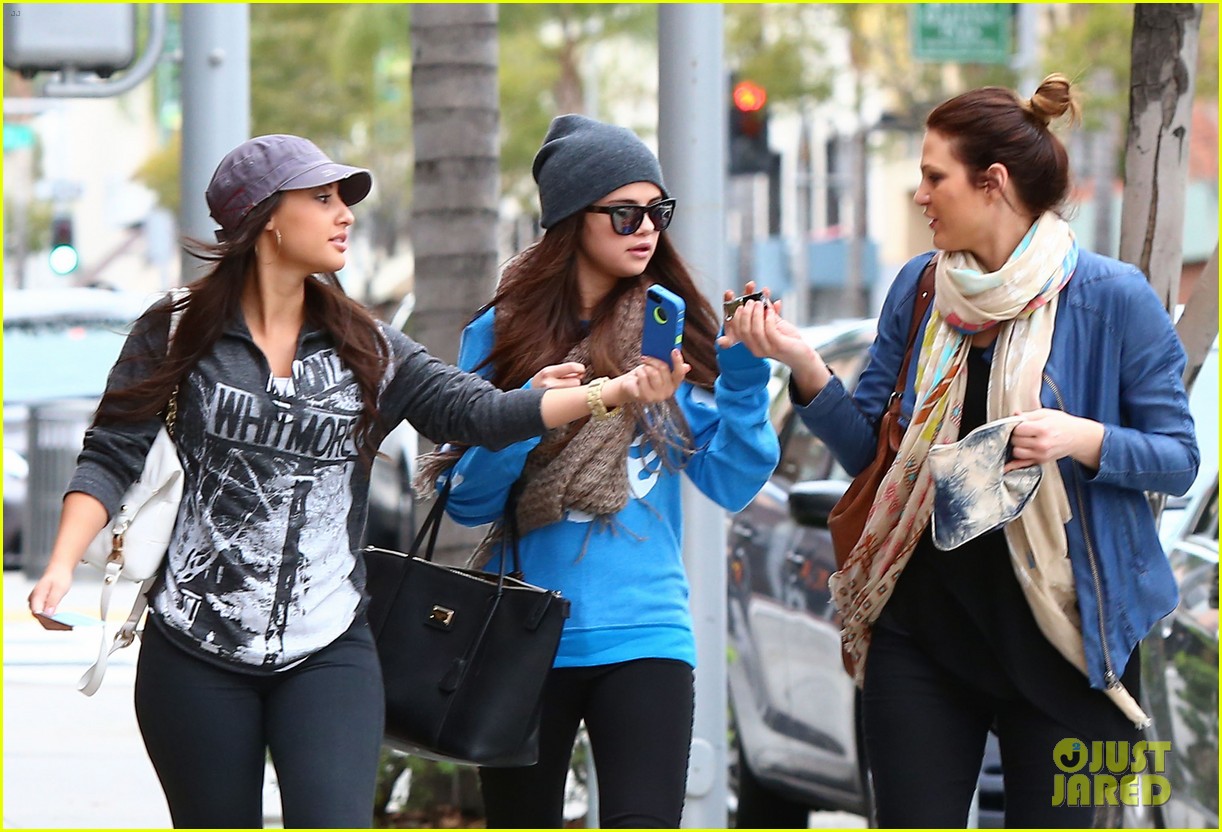 Selena Gomez: Beverly Hills Beauty | Photo 526244 - Photo Gallery ...