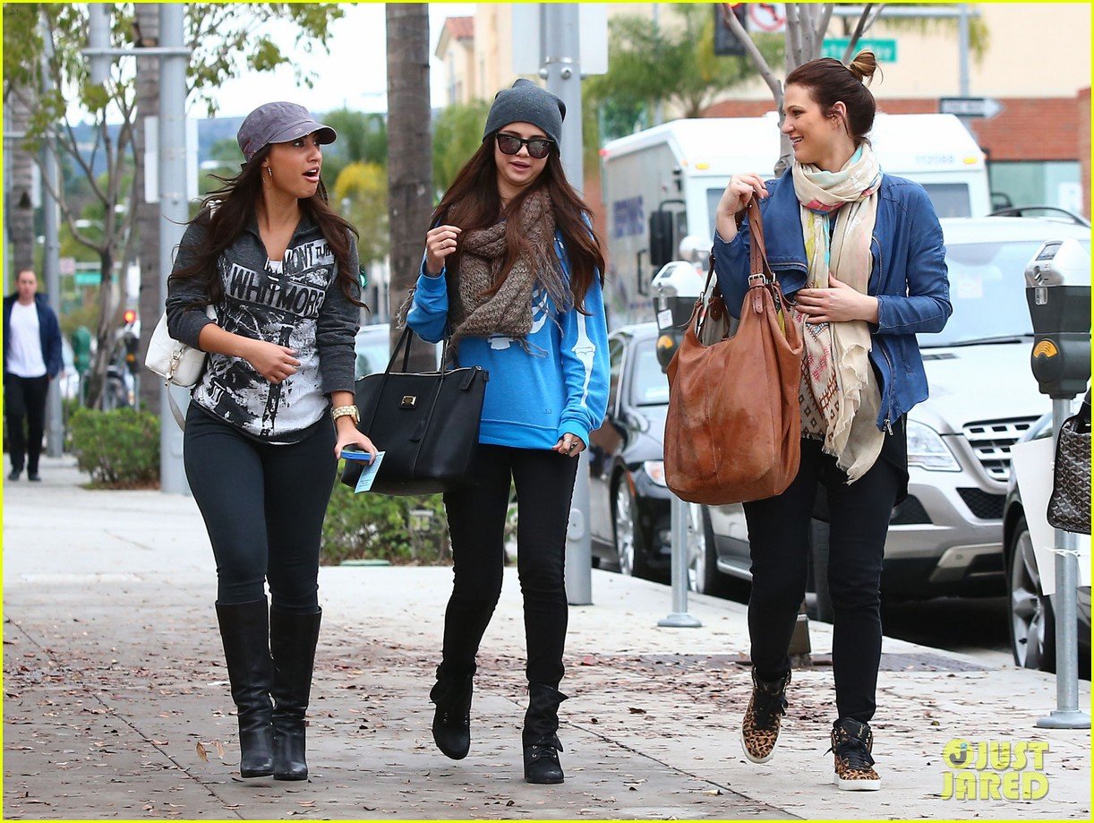 Selena Gomez: Beverly Hills Beauty | Photo 526255 - Photo Gallery ...