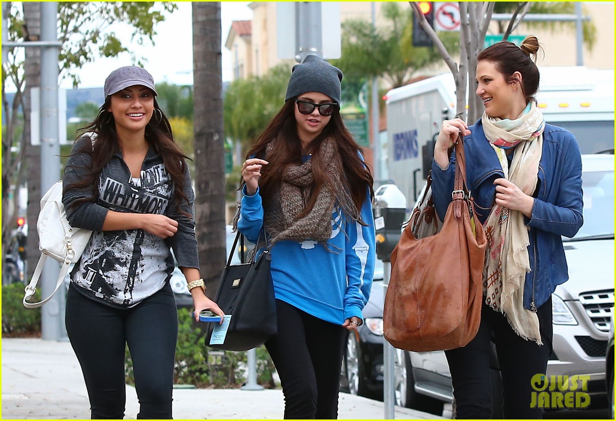 Selena Gomez: Beverly Hills Beauty | Photo 526257 - Photo Gallery ...
