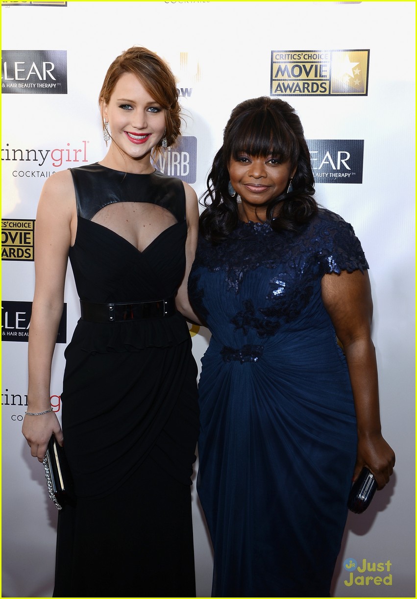 Jennifer Lawrence: Critics' Choice Awards 2013 Winner | Photo 522808 ... Jennifer Lawrence: Critics' Choice Awards 2013 Winner | Photo 522808 ...
