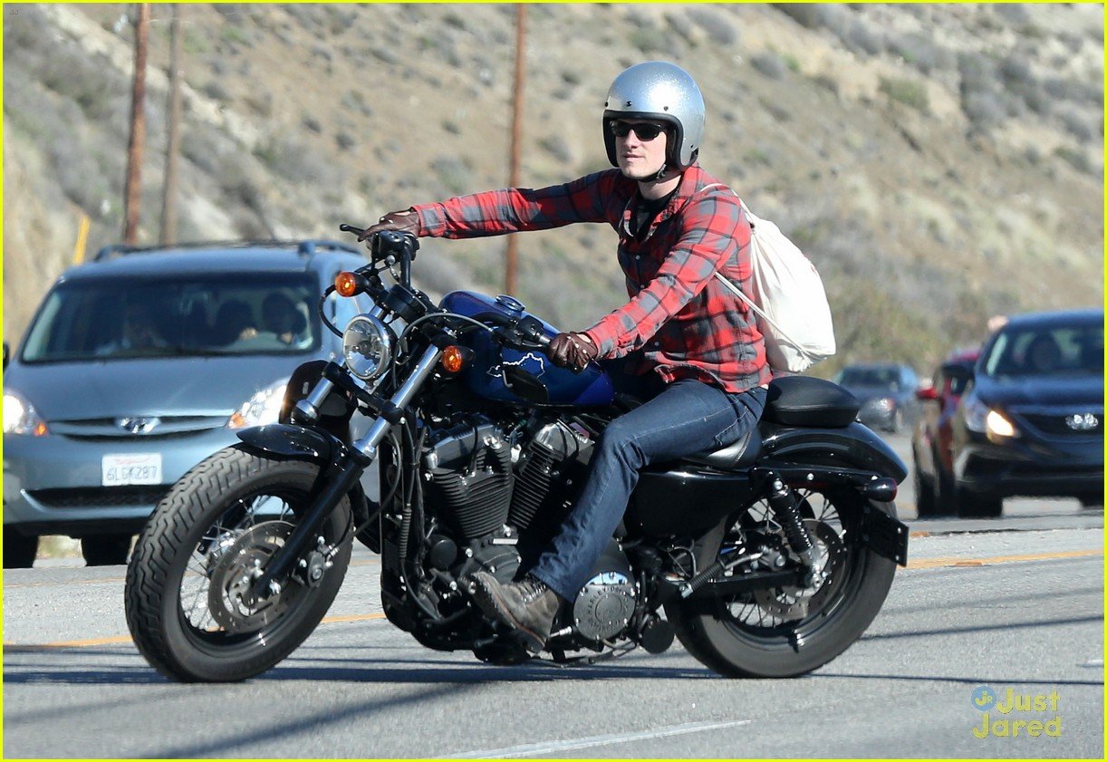 Josh Hutcherson: Motorcycle Ride in Malibu | Photo 525319 - Photo ...