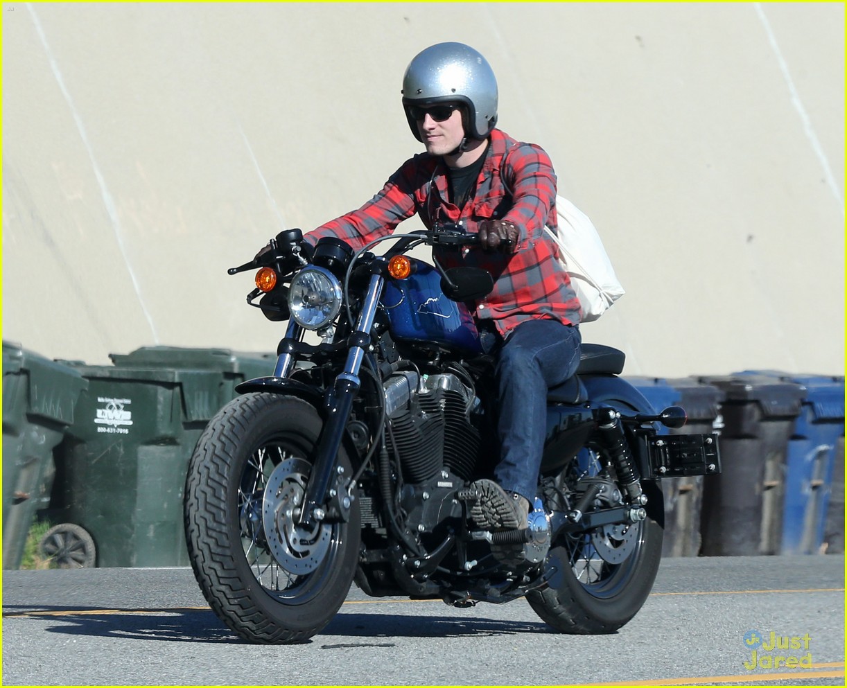 Josh Hutcherson: Motorcycle Ride in Malibu | Photo 525324 - Photo ...