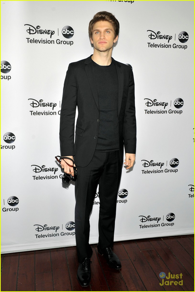 Keegan Allen & Ian Harding: ABC TCA Party 'Liars' | Photo 523077 ...