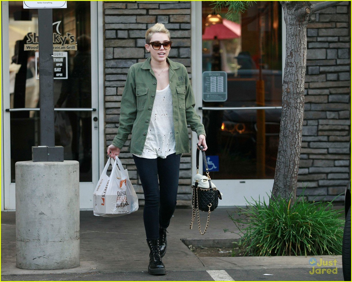 Miley Cyrus: Sharky's Take Out | Photo 521374 - Photo Gallery | Just ...