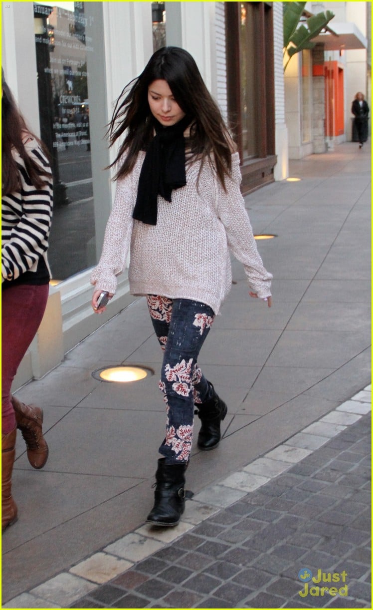 Miranda Cosgrove: Grove Shopper | Photo 524428 - Photo Gallery | Just ...