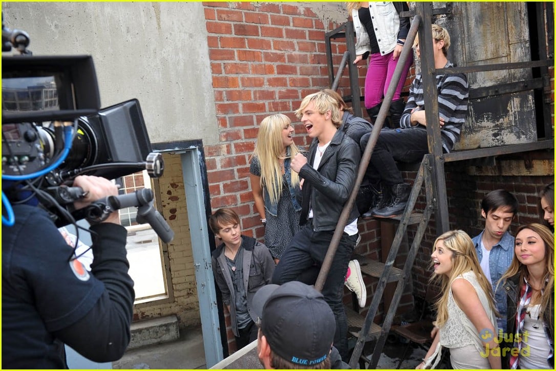 R5 - 'Loud' Video Filming Pics! | Photo 529365 - Photo Gallery | Just ...