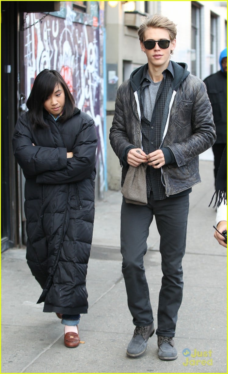 AnnaSophia Robb & Austin Butler: 2 Days Til 'The Carrie Diaries ...