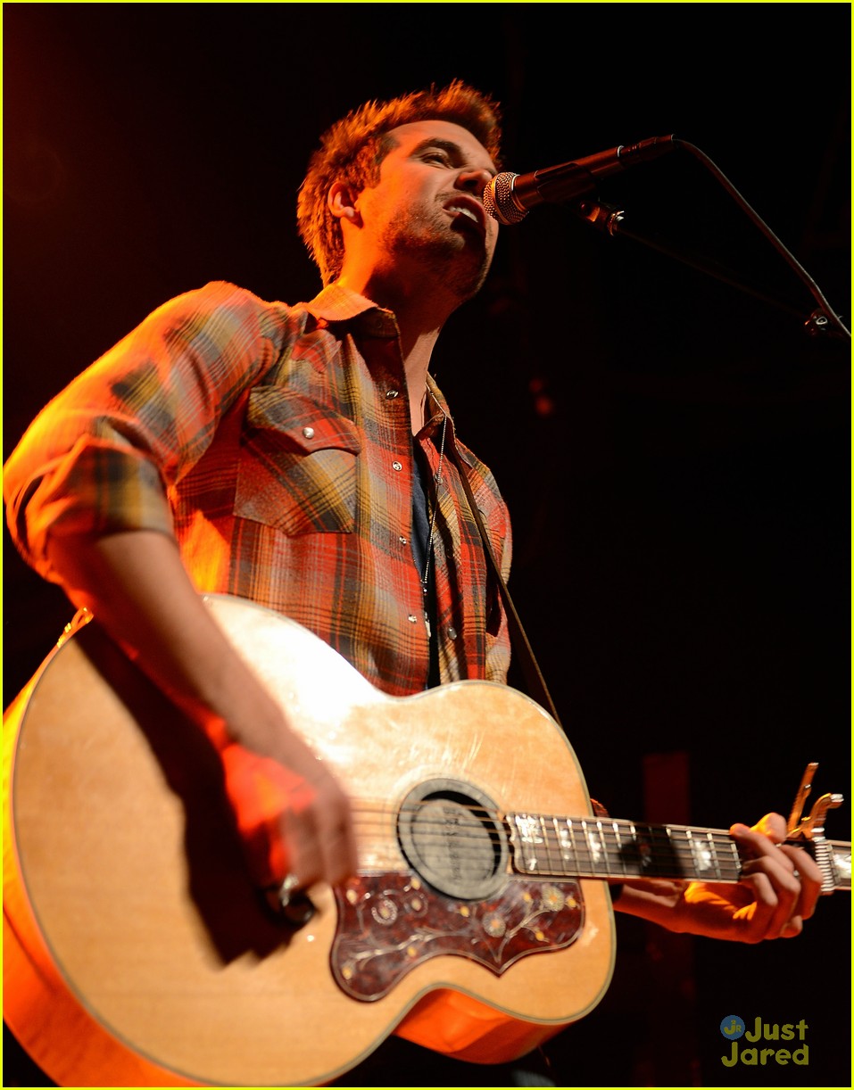 Tyler Hilton: Gramercy Theater Concert | Photo 521376 - Photo Gallery ...