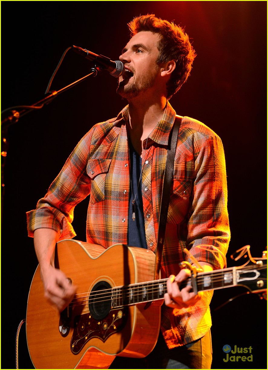 Tyler Hilton: Gramercy Theater Concert | Photo 521380 - Photo Gallery ...