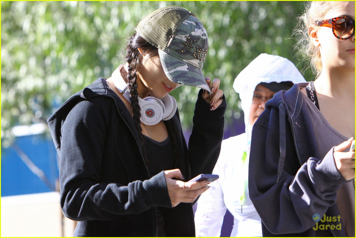 Vanessa Hudgens Works It Out; Austin Butler Packs Up | Photo 523347 ...