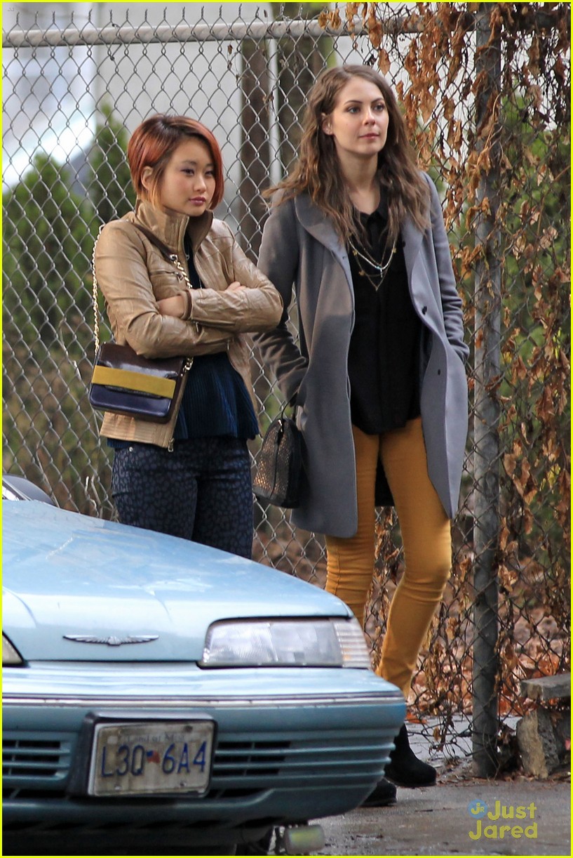 Willa Holland & Colton Haynes: 'Arrow' Set on the Streets | Photo ...