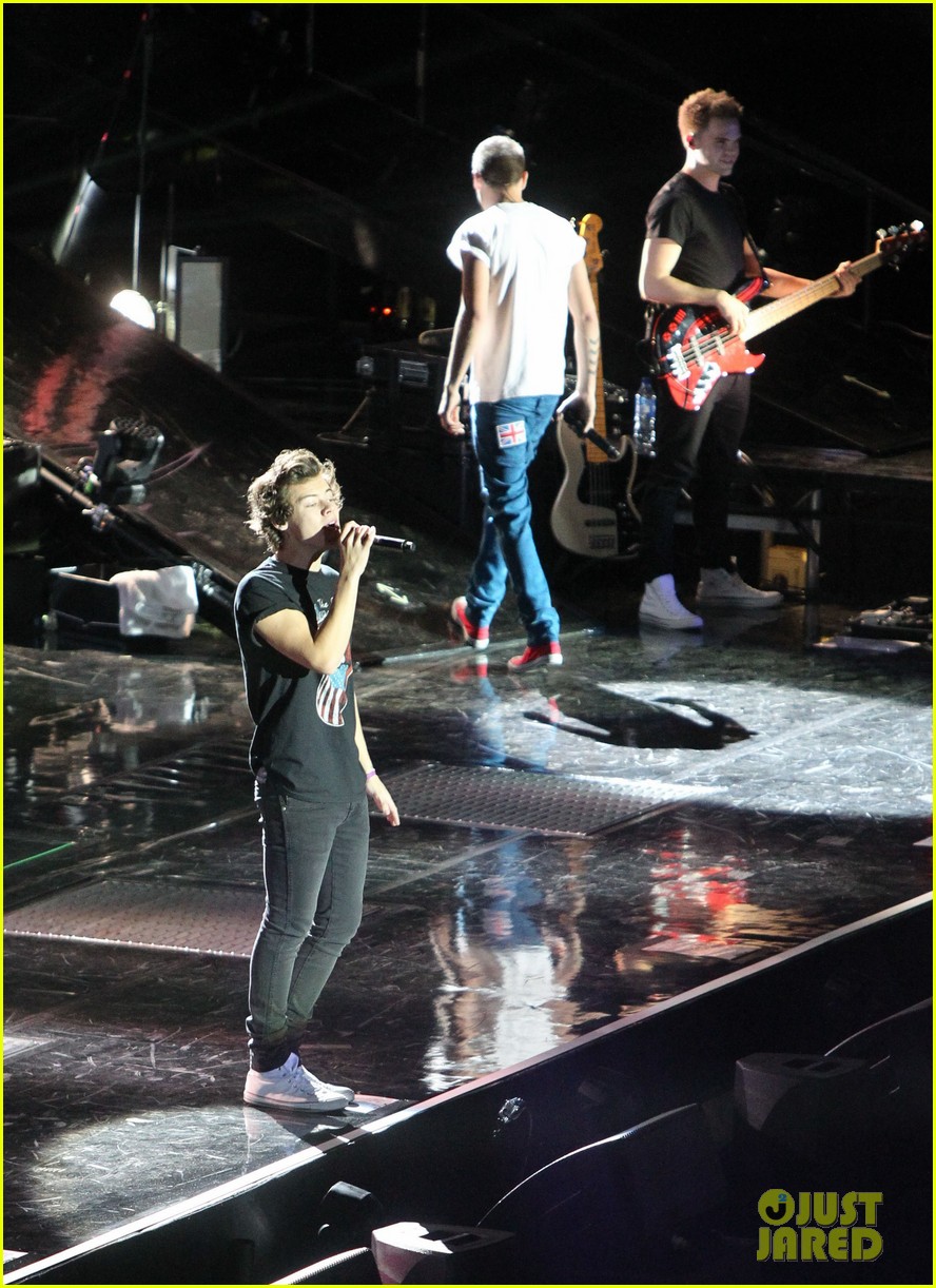 One Direction: O2 Arena Performance! | Photo 540317 - Photo Gallery ...