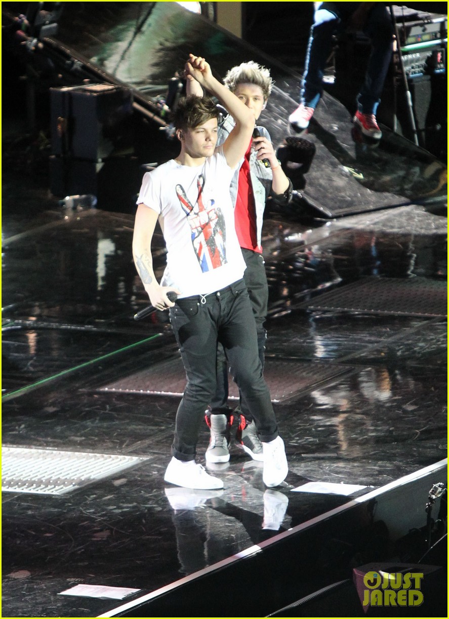 One Direction: O2 Arena Performance! | Photo 540319 - Photo Gallery ...