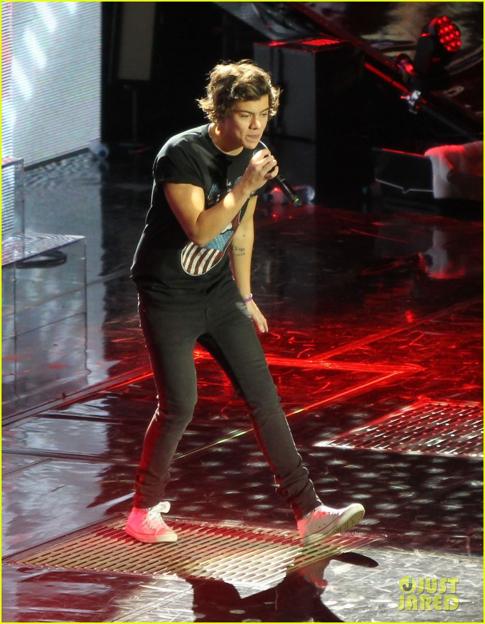 One Direction: O2 Arena Performance! | Photo 540321 - Photo Gallery ...