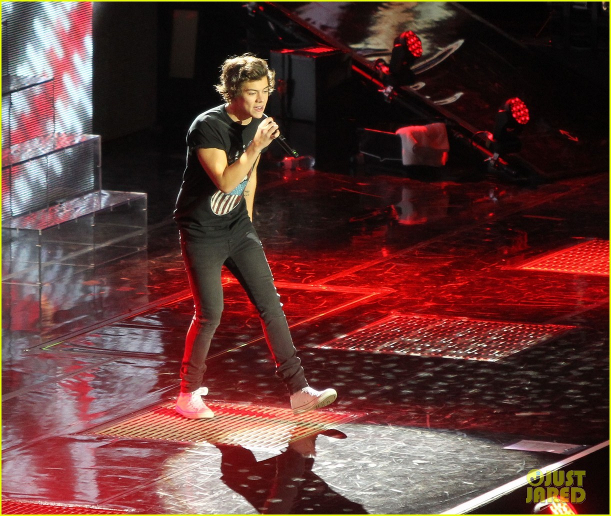 One Direction: O2 Arena Performance! | Photo 540322 - Photo Gallery ...