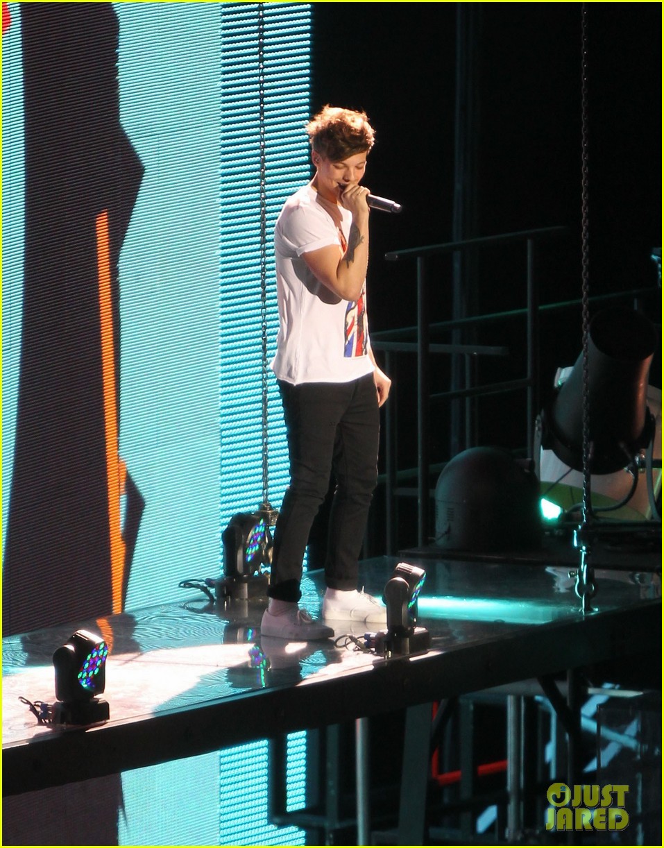 One Direction: O2 Arena Performance! | Photo 540324 - Photo Gallery ...